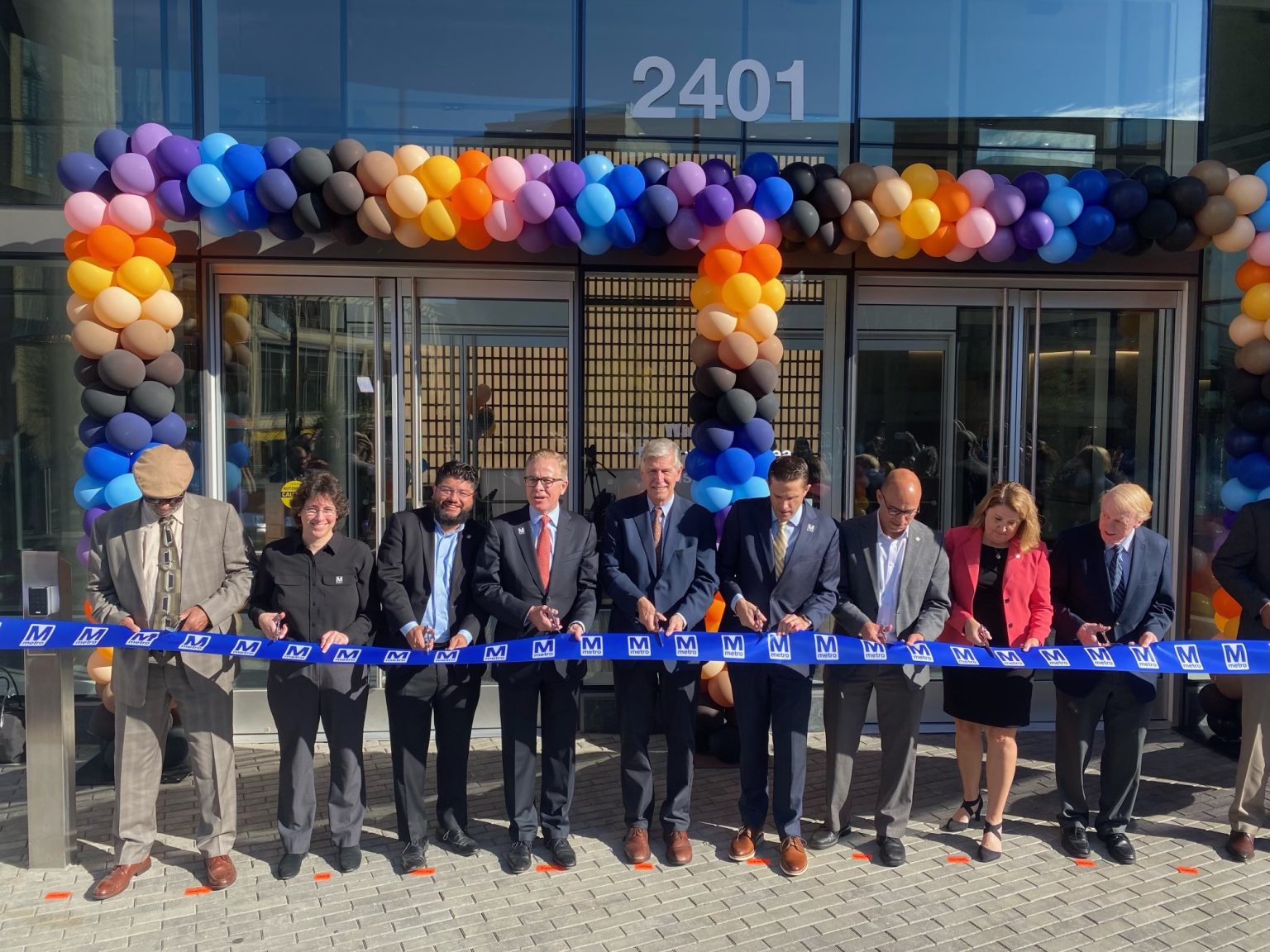Hensel Phelps, Metro and Virginia Officials Celebrate Grand Opening of ...